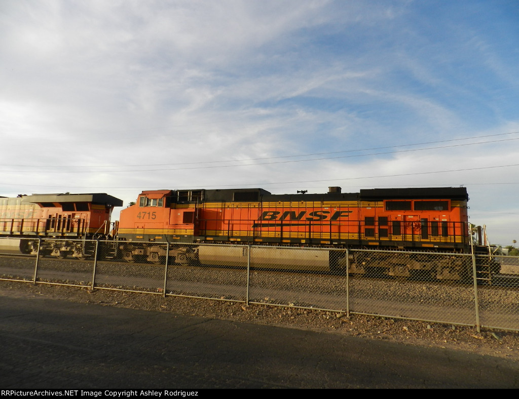 BNSF 4715